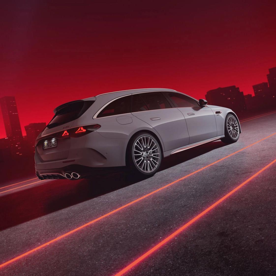Das neue Mercedes-AMG E 53 HYBRID 4MATIC+ T-Modell